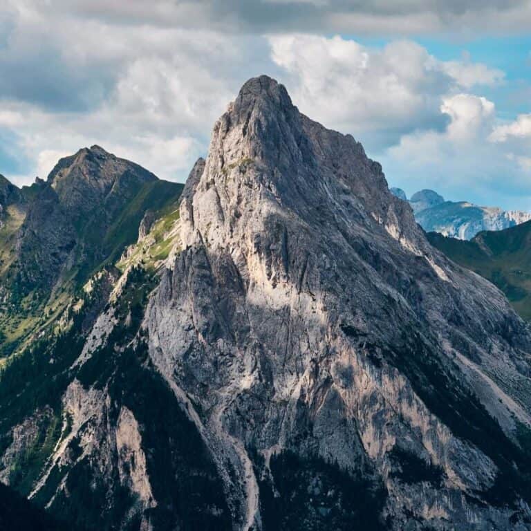 25 Funny Mountain Puns - Box of Puns